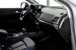 Grey Audi Q5 2022 in Kretinga, with an engine capacity of 1.98 L and mileage of 45 thousand km for 33999 €, photo 26 on AUTOMOTO.COM.LV