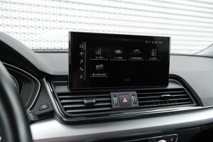 Grey Audi Q5 2022 in Marupe, with an engine capacity of 2.00 L and mileage of 82 thousand km for 33700 €, photo 40 on AUTOMOTO.COM.LV