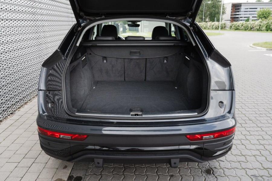 Grey Audi Q5 2022 in Marupe, with an engine capacity of 2.00 L and mileage of 82 thousand km for 33700 €, photo 54 on AUTOMOTO.COM.LV