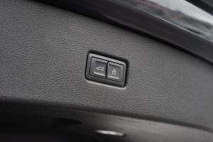 Grey Audi Q5 2022 in Marupe, with an engine capacity of 2.00 L and mileage of 82 thousand km for 33700 €, photo 56 on AUTOMOTO.COM.LV