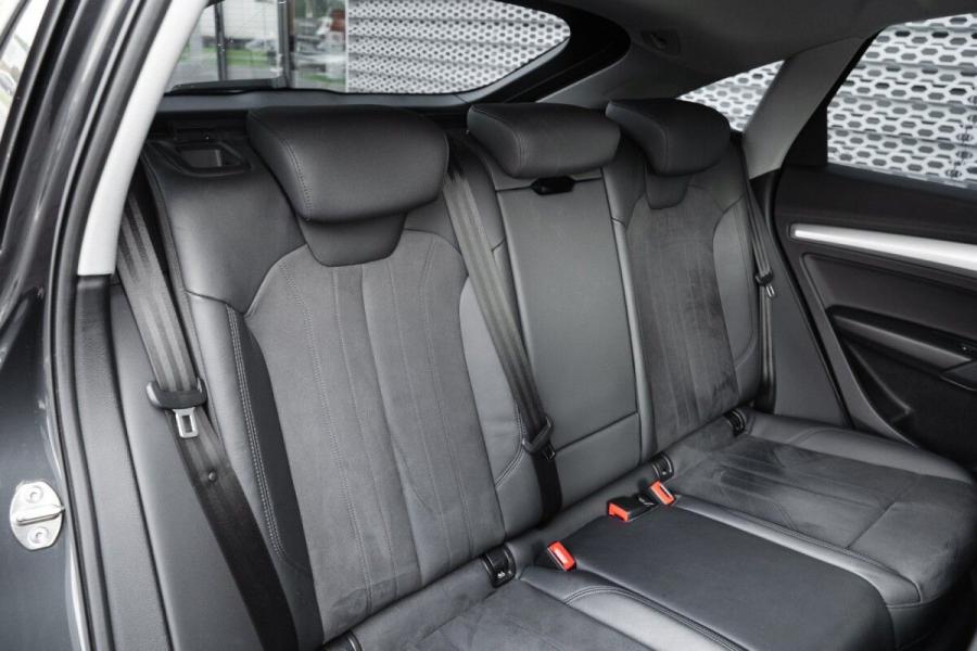 Grey Audi Q5 2022 in Marupe, with an engine capacity of 2.00 L and mileage of 82 thousand km for 33700 €, photo 53 on AUTOMOTO.COM.LV