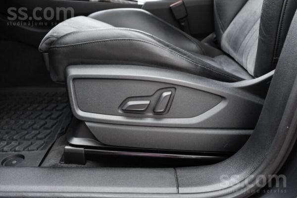 Grey Audi Q5 2022 in Riga, with an engine capacity of 2.00 L and mileage of 82 thousand km for 33700 €, photo 10 on AUTOMOTO.COM.LV
