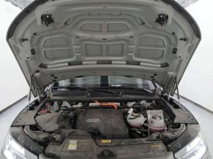 Grey Audi Q5 2022 in Vilnius, with an engine capacity of 2.00 L and mileage of 132 thousand km for 34222 €, photo 18 on AUTOMOTO.COM.LV