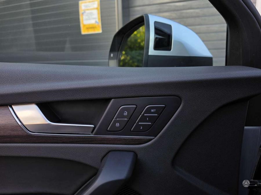 Grey Audi Q5 2022 in Kaunas, with an engine capacity of 1.98 L and mileage of 23 thousand km for 23900 €, photo 31 on AUTOMOTO.COM.LV