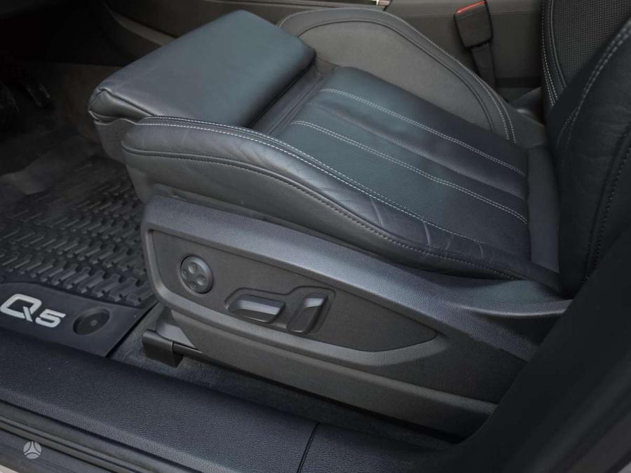 Grey Audi Q5 2022 in Kaunas, with an engine capacity of 1.98 L and mileage of 23 thousand km for 23900 €, photo 39 on AUTOMOTO.COM.LV