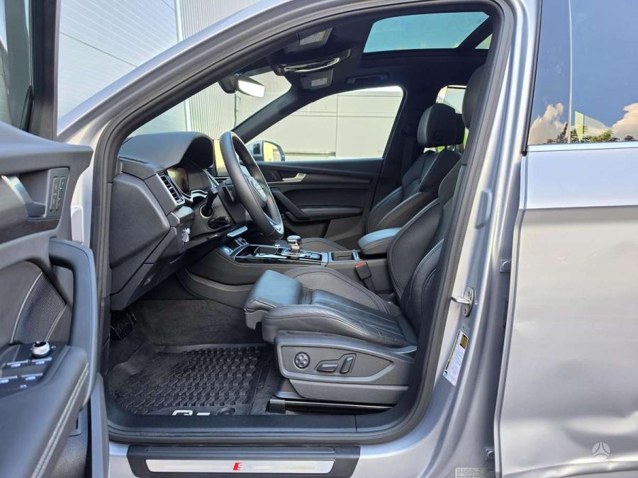 Grey Audi Q5 2022 in Kaunas, with an engine capacity of 1.98 L and mileage of 23 thousand km for 23900 €, photo 41 on AUTOMOTO.COM.LV