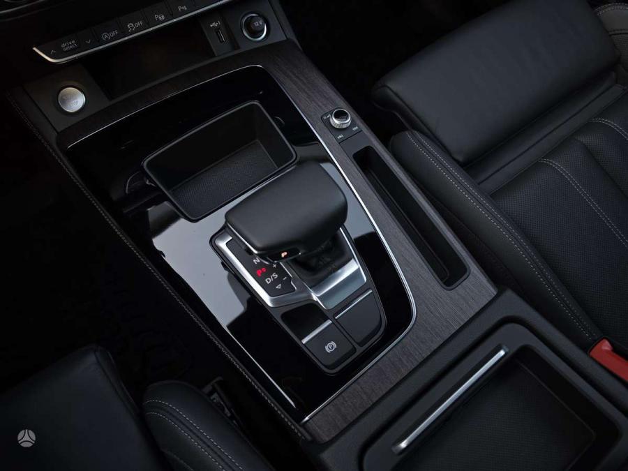 Grey Audi Q5 2022 in Kaunas, with an engine capacity of 1.98 L and mileage of 23 thousand km for 23900 €, photo 71 on AUTOMOTO.COM.LV