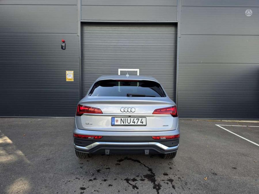 Grey Audi Q5 2022 in Kaunas, with an engine capacity of 1.98 L and mileage of 23 thousand km for 23900 €, photo 9 on AUTOMOTO.COM.LV
