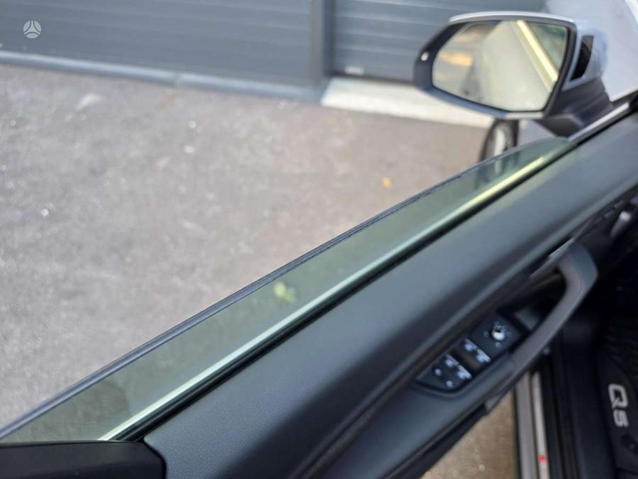 Grey Audi Q5 2022 in Kaunas, with an engine capacity of 1.98 L and mileage of 23 thousand km for 23900 €, photo 28 on AUTOMOTO.COM.LV