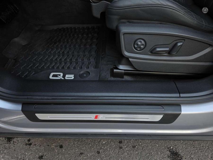 Grey Audi Q5 2022 in Kaunas, with an engine capacity of 1.98 L and mileage of 23 thousand km for 23900 €, photo 36 on AUTOMOTO.COM.LV