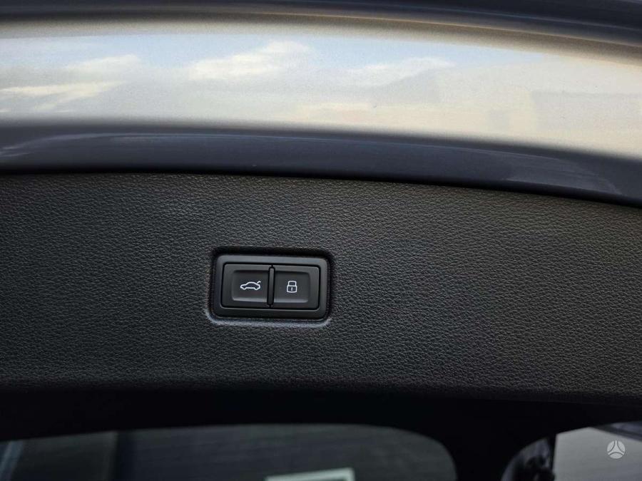 Grey Audi Q5 2022 in Kaunas, with an engine capacity of 1.98 L and mileage of 23 thousand km for 23900 €, photo 79 on AUTOMOTO.COM.LV