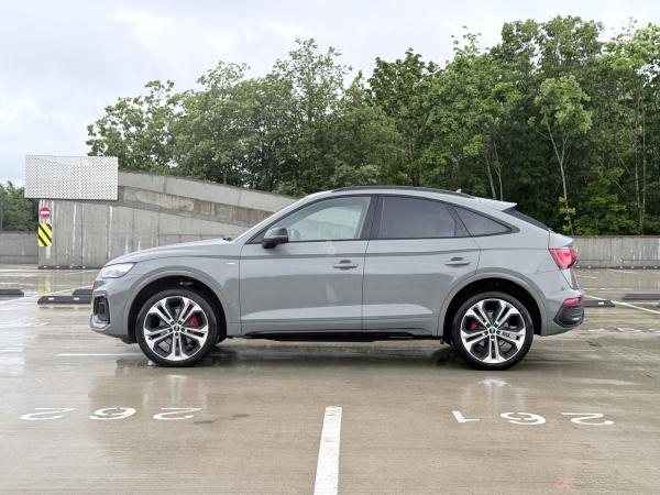 Pelēks Audi Q5 2022 Kauņa, ar dzinēja tilpumu 2.00 L un nobraukumu 96 tūkst. km par 32700 €, foto 8 vietnē AUTOMOTO.COM.LV