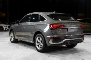 Grey Audi Q5 2023 in Riga, with an engine capacity of 1.98 L and mileage of 46 thousand km for 45000 €, photo 6 on AUTOMOTO.COM.LV