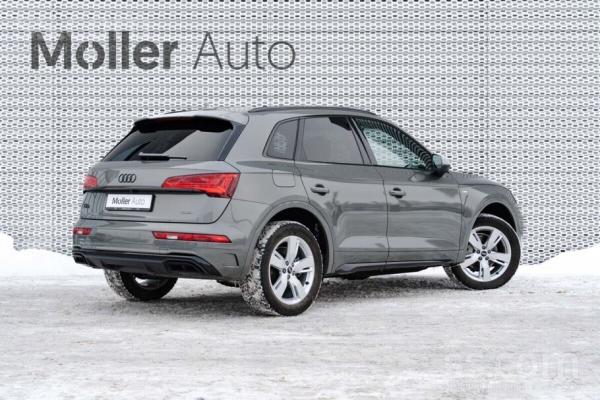 Grey Audi Q5 2023 in Riga, with an engine capacity of 2.00 L and mileage of 67 thousand km for 45250 €, photo 4 on AUTOMOTO.COM.LV