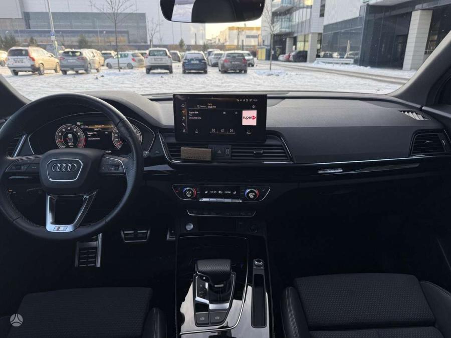 Grey Audi Q5 2023 in Vilnius, with an engine capacity of 1.98 L and mileage of 23 thousand km for 45500 €, photo 16 on AUTOMOTO.COM.LV