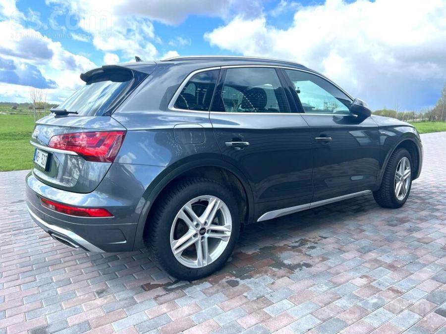 Pelēks Audi Q5 2023 Rīga, ar dzinēja tilpumu 2.00 L un nobraukumu 40 tūkst. km par 41400 €, foto 1 vietnē AUTOMOTO.COM.LV