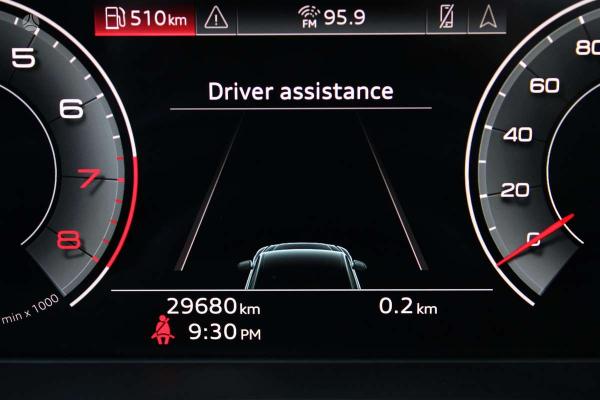 Pelēks Audi Q5 2023 Viļņa, ar dzinēja tilpumu 1.98 L un nobraukumu 30 tūkst. km par 19400 €, foto 7 vietnē AUTOMOTO.COM.LV