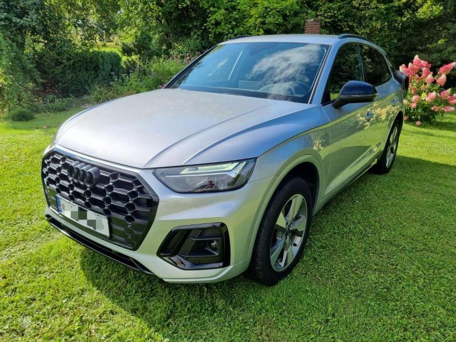 Grey Audi Q5 2023 in Alytus, with an engine capacity of 2.00 L and mileage of 41 thousand km for 17900 €, photo 1 on AUTOMOTO.COM.LV