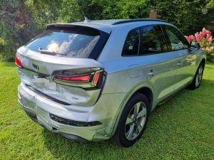 Grey Audi Q5 2023 in Alytus, with an engine capacity of 2.00 L and mileage of 41 thousand km for 17900 €, photo 6 on AUTOMOTO.COM.LV