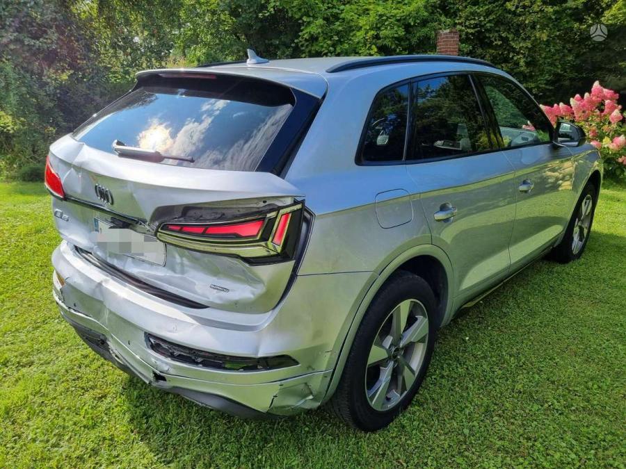 Grey Audi Q5 2023 in Alytus, with an engine capacity of 2.00 L and mileage of 41 thousand km for 17900 €, photo 6 on AUTOMOTO.COM.LV
