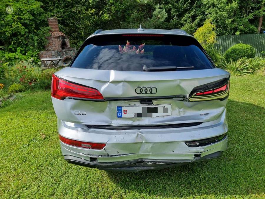 Grey Audi Q5 2023 in Alytus, with an engine capacity of 2.00 L and mileage of 41 thousand km for 17900 €, photo 8 on AUTOMOTO.COM.LV