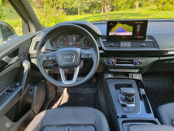 Pelēks Audi Q5 2023 Alīta, ar dzinēja tilpumu 2.00 L un nobraukumu 41 tūkst. km par 17900 €, foto 10 vietnē AUTOMOTO.COM.LV