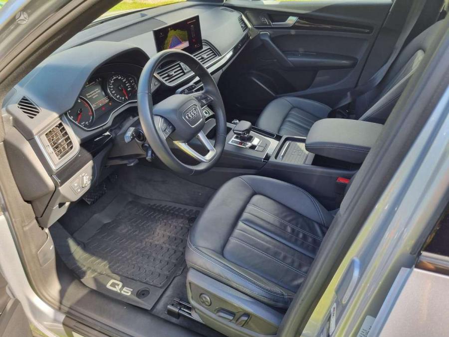 Grey Audi Q5 2023 in Alytus, with an engine capacity of 2.00 L and mileage of 41 thousand km for 17900 €, photo 12 on AUTOMOTO.COM.LV
