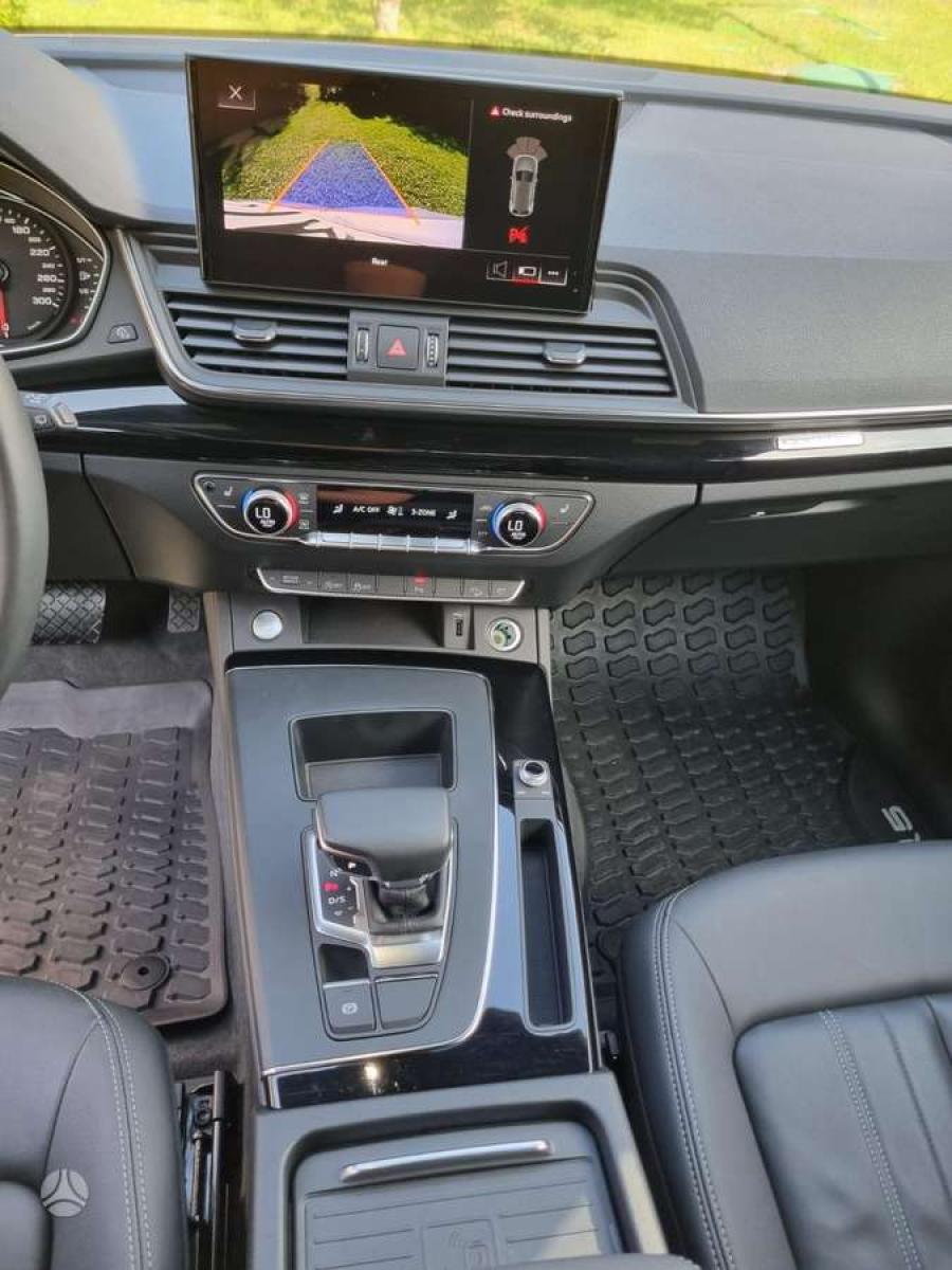 Grey Audi Q5 2023 in Alytus, with an engine capacity of 2.00 L and mileage of 41 thousand km for 17900 €, photo 16 on AUTOMOTO.COM.LV