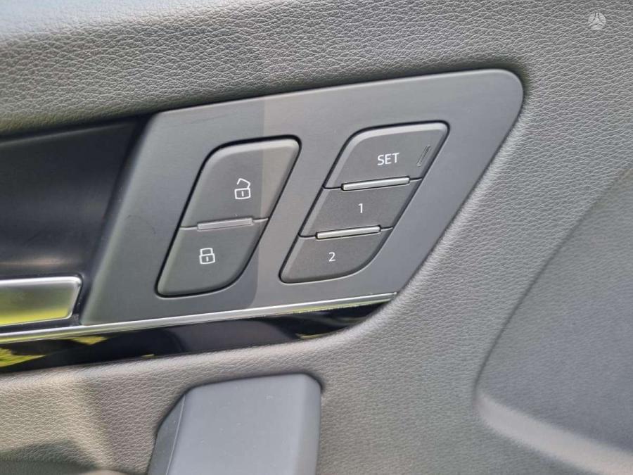 Grey Audi Q5 2023 in Alytus, with an engine capacity of 2.00 L and mileage of 41 thousand km for 17900 €, photo 18 on AUTOMOTO.COM.LV