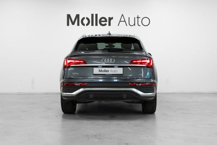 Grey Audi Q5 2023 in Vilnius, with an engine capacity of 2.00 L and mileage of 71 thousand km for 38900 €, photo 7 on AUTOMOTO.COM.LV