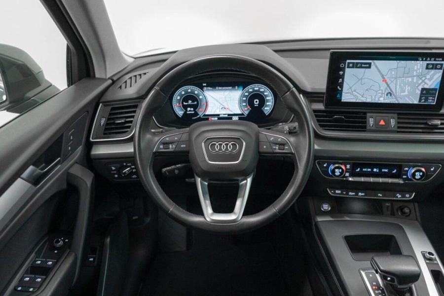 Grey Audi Q5 2023 in Vilnius, with an engine capacity of 2.00 L and mileage of 71 thousand km for 38900 €, photo 10 on AUTOMOTO.COM.LV
