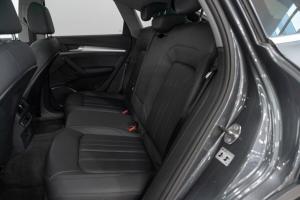 Grey Audi Q5 2023 in Vilnius, with an engine capacity of 2.00 L and mileage of 71 thousand km for 38900 €, photo 18 on AUTOMOTO.COM.LV