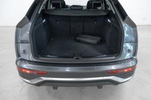 Grey Audi Q5 2023 in Vilnius, with an engine capacity of 2.00 L and mileage of 71 thousand km for 38900 €, photo 21 on AUTOMOTO.COM.LV