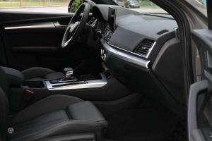 Pelēks Audi Q5 2024 Kretinga, ar dzinēja tilpumu 1.98 L un nobraukumu 10 tūkst. km par 41999 €, foto 28 vietnē AUTOMOTO.COM.LV