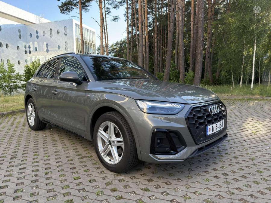 Pelēks Audi Q5 2024 Viļņa, ar dzinēja tilpumu 1.97 L un nobraukumu 25 tūkst. km par 41900 €, foto 1 vietnē AUTOMOTO.COM.LV