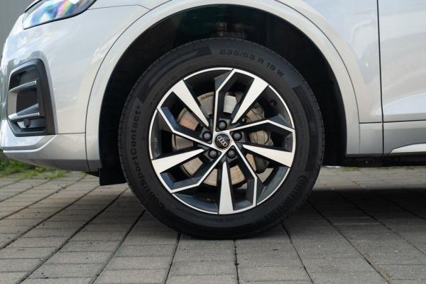 Pelēks Audi Q5 2024 Viļņa, ar dzinēja tilpumu 2.00 L un nobraukumu 27 tūkst. km par 42000 €, foto 4 vietnē AUTOMOTO.COM.LV