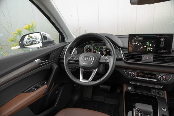 Pelēks Audi Q5 2024 Viļņa, ar dzinēja tilpumu 2.00 L un nobraukumu 27 tūkst. km par 42000 €, foto 11 vietnē AUTOMOTO.COM.LV