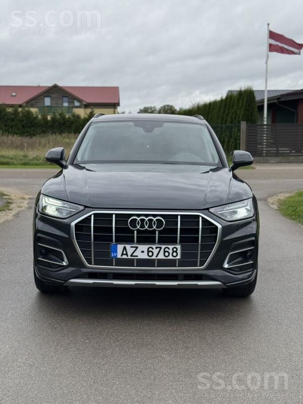 Pelēks Audi Q5 2024 Rīga, ar dzinēja tilpumu 2.00 L un nobraukumu 41 tūkst. km par 35500 €, foto 1 vietnē AUTOMOTO.COM.LV