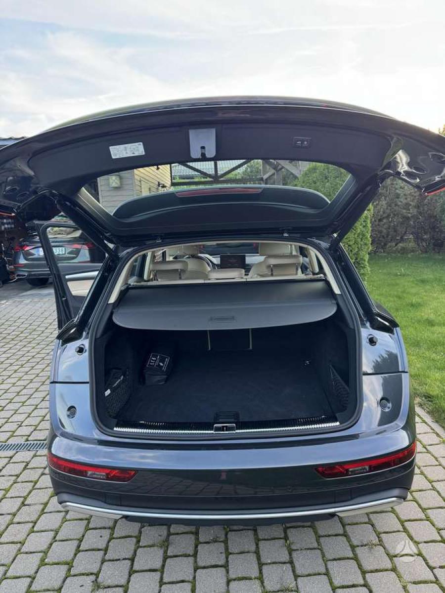 Pelēks Audi Q5 2025 Kauņa, ar dzinēja tilpumu 1.97 L un nobraukumu 23 tūkst. km par 37300 €, foto 5 vietnē AUTOMOTO.COM.LV
