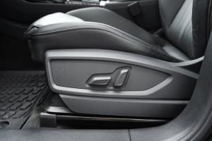 Grey Audi Q5 2025 in Marupe, with an engine capacity of 2.00 L and mileage of 28 thousand km for 41050 €, photo 8 on AUTOMOTO.COM.LV