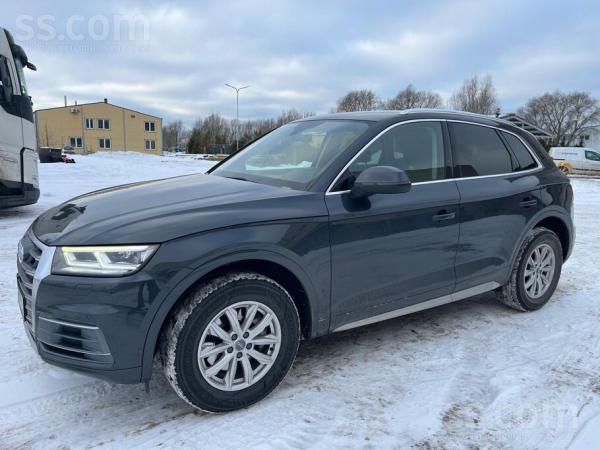 Grey Audi Q5 2018 in Liepaja, with an engine capacity of 2.00 L and mileage of 136 thousand km for 25800 €, photo 1 on AUTOMOTO.COM.LV