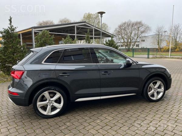 Grey Audi Q5 2018 in Liepaja, with an engine capacity of 2.00 L and mileage of 136 thousand km for 25800 €, photo 10 on AUTOMOTO.COM.LV