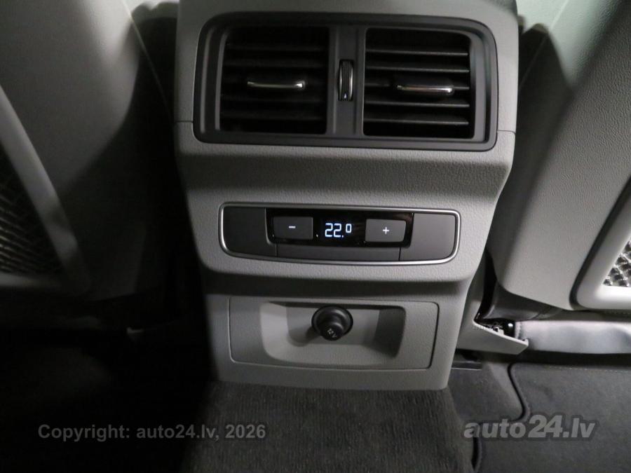 Grey Audi Q5 2023 in Tallinn, with an engine capacity of 2.00 L and mileage of 28 thousand km for 39800 €, photo 7 on AUTOMOTO.COM.LV