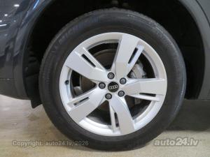 Grey Audi Q5 2023 in Tallinn, with an engine capacity of 2.00 L and mileage of 28 thousand km for 39800 €, photo 9 on AUTOMOTO.COM.LV