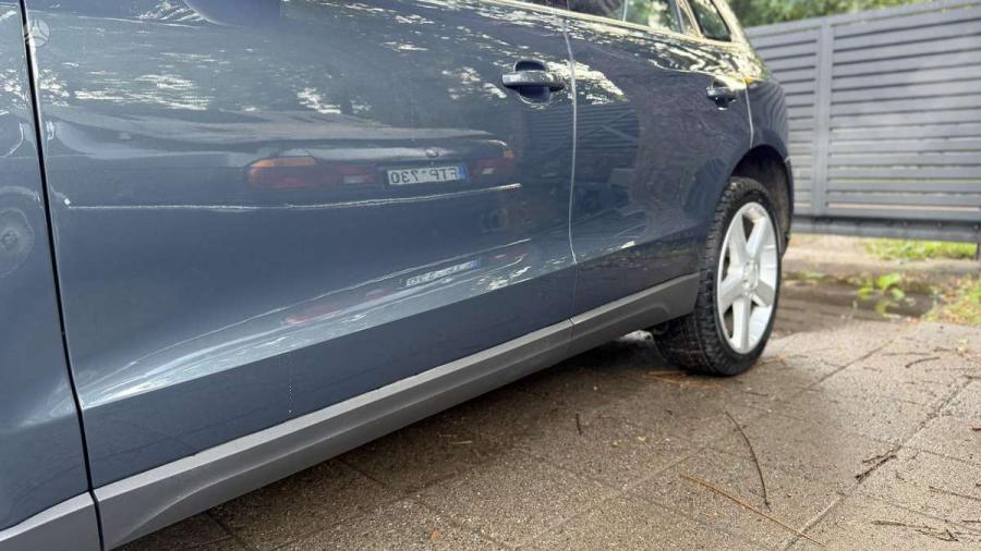Grey Audi Q5 2008 in Vilnius, with an engine capacity of 2.00 L and mileage of 277 thousand km for 6850 €, photo 10 on AUTOMOTO.COM.LV