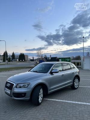 Pelēks Audi Q5 2010 Panevēža, ar dzinēja tilpumu 2.00 L un nobraukumu 297 tūkst. km par 10700 €, foto 4 vietnē AUTOMOTO.COM.LV