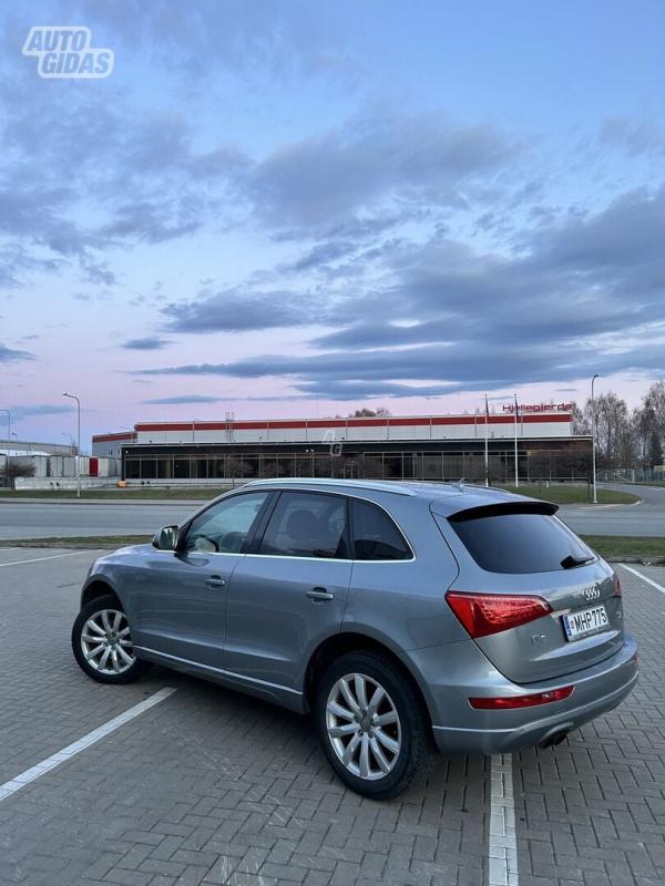 Pelēks Audi Q5 2010 Panevēža, ar dzinēja tilpumu 2.00 L un nobraukumu 297 tūkst. km par 10000 €, foto 4 vietnē AUTOMOTO.COM.LV
