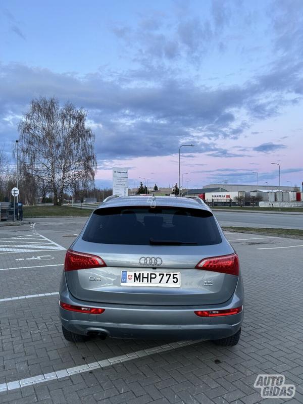 Pelēks Audi Q5 2010 Panevēža, ar dzinēja tilpumu 2.00 L un nobraukumu 297 tūkst. km par 10000 €, foto 5 vietnē AUTOMOTO.COM.LV