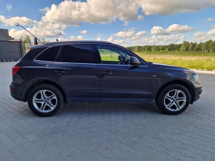 Pelēks Audi Q5 2011 Šauļi, ar dzinēja tilpumu 2.00 L un nobraukumu 380 tūkst. km par 7800 €, foto 7 vietnē AUTOMOTO.COM.LV