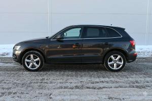 Grey Audi Q5 2011 in Kretinga, with an engine capacity of 3.00 L and mileage of 275 thousand km for 10499 €, photo 13 on AUTOMOTO.COM.LV